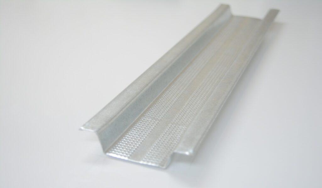 Perfil omega para cubierta y fachadas | Fábrica Perfiles Blanco